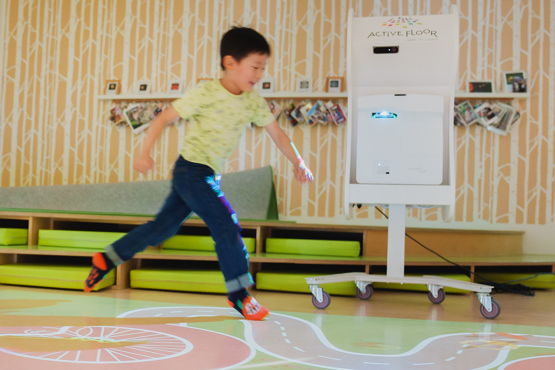 ActiveFloor und elektronische Bienen: Digitale Bildung im INA.KINDER.GARTEN SieKids - INA.KINDER ...