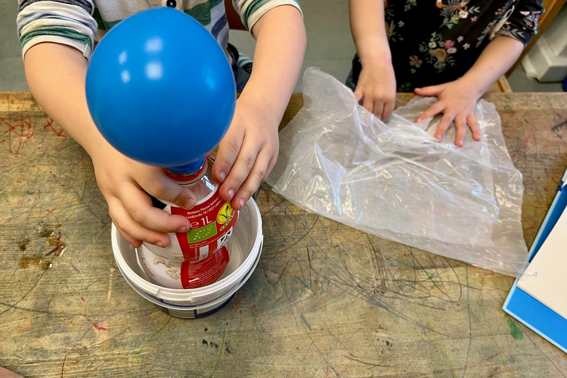 Luftige Experimente am Augustenburger Platz - INA.KINDER.GARTEN